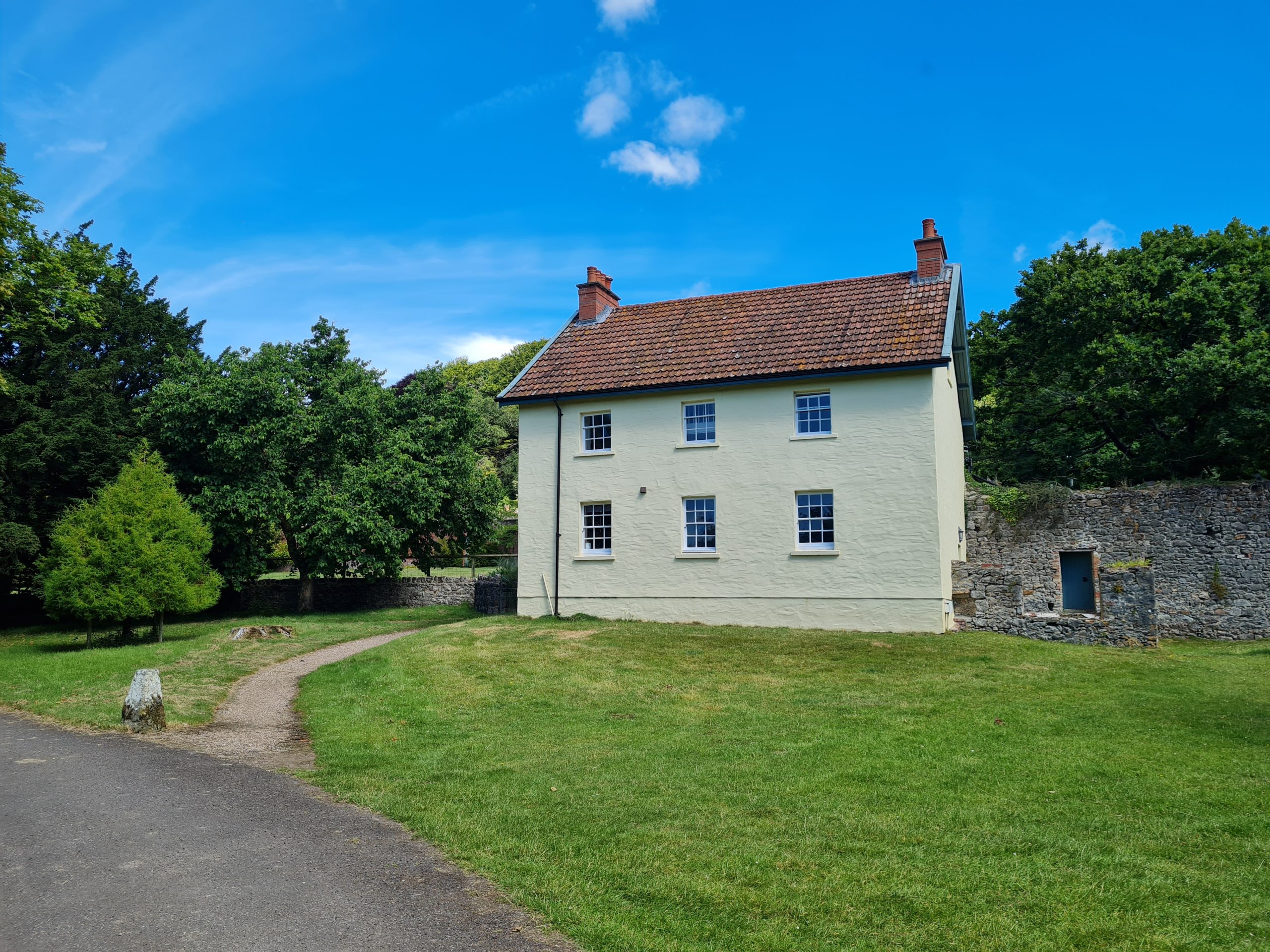 Garden House - Sleeps 8. Large Holiday Cottage Near Oxwich Bay ...
